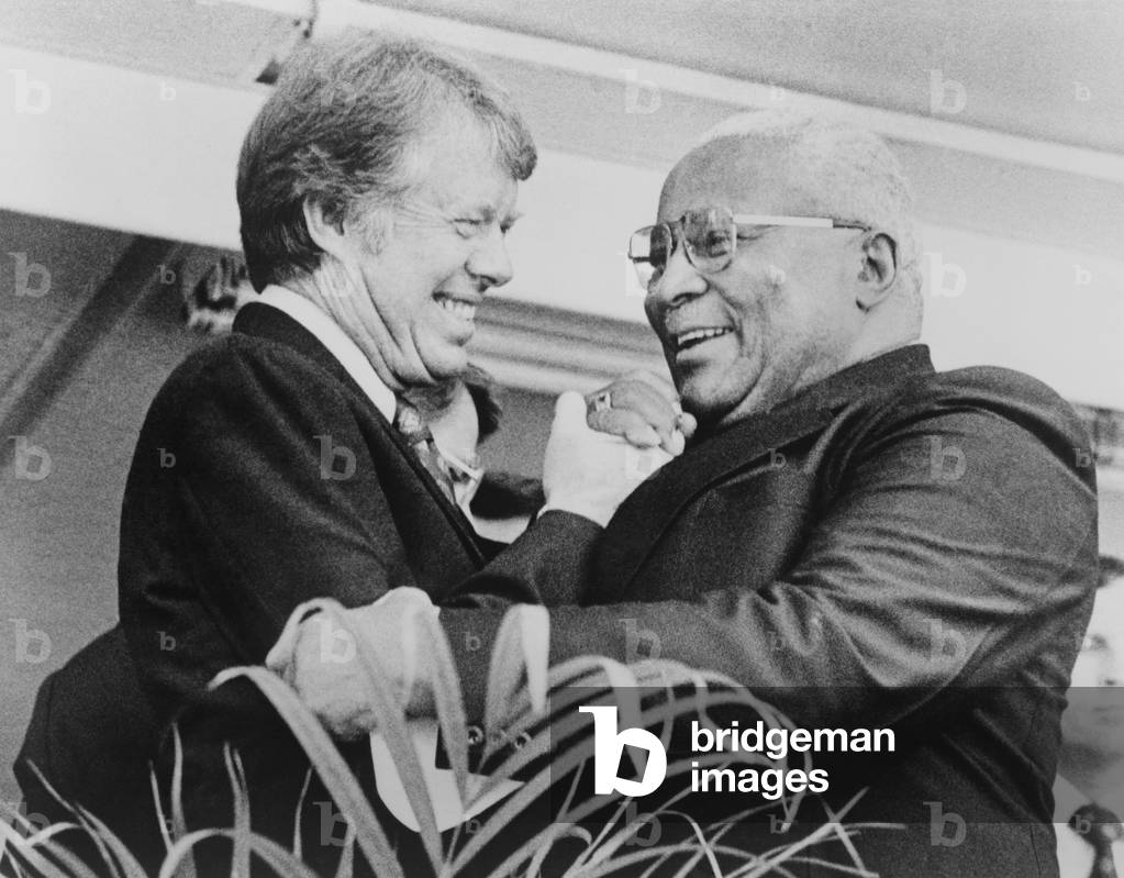Image of Jimmy Carter, shaking hands with Rev. Martin Luther King, Sr ...