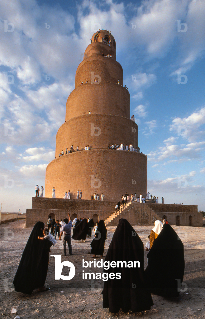 Image of Great Mosque of Samarra, Corkscrew minaret in the ruins of by ...