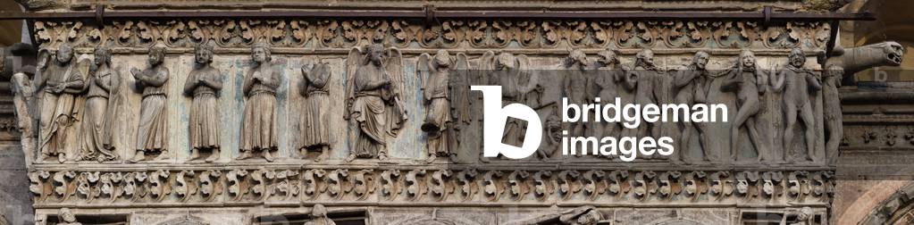 Image of Detail of the tympanum and the trabeation with the "Last