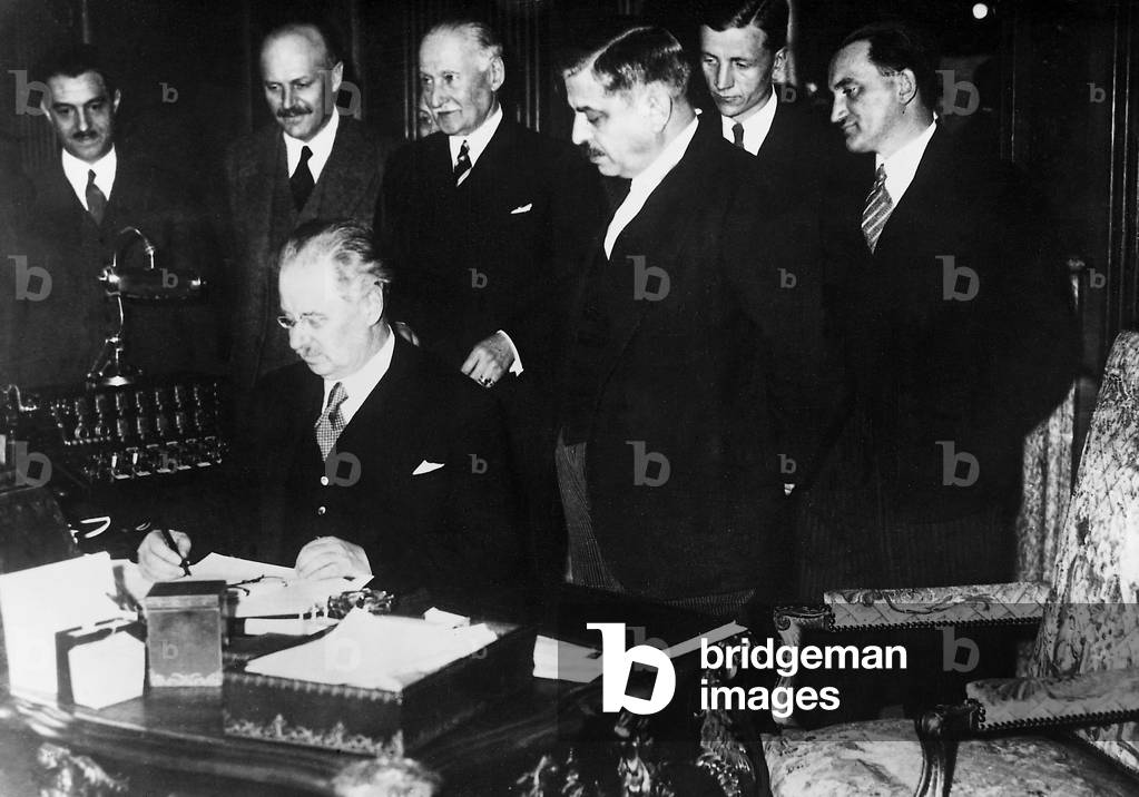 Image of Signing of the Franco-Soviet Treaty of Mutual Assistance, 1935 ...