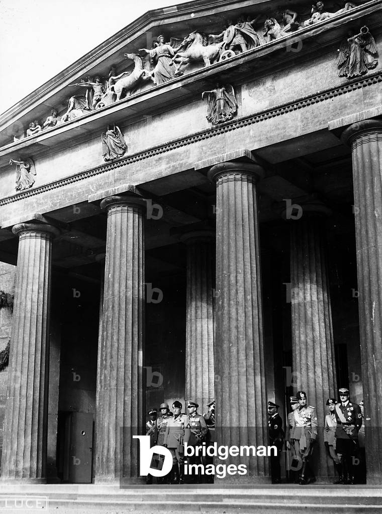 Image of Album "The Voyage of the Duce in Germany" : Benito