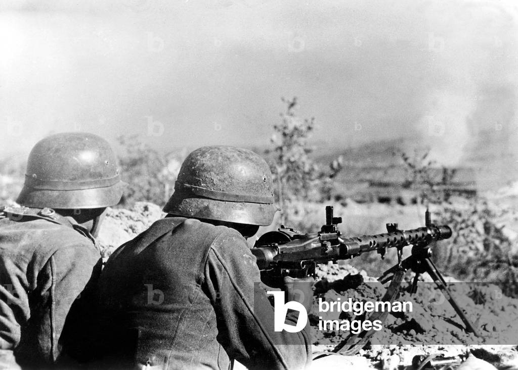 Image of German soldiers during the Battle of Stalingrad, 1942 (b/w photo)