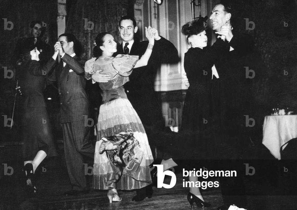 Image of Monsieur Pierre and Doris Lavelle dancing at the "Frascati" in