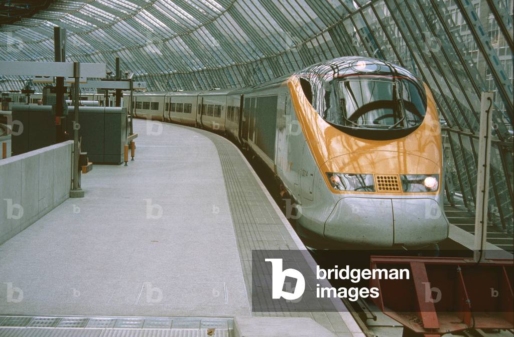 Image of Eurostar at north end of platform 24, International Terminal ...