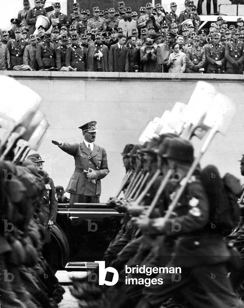 Image of Adolf Hitler salutes the parade of the Reich Labor Service,
