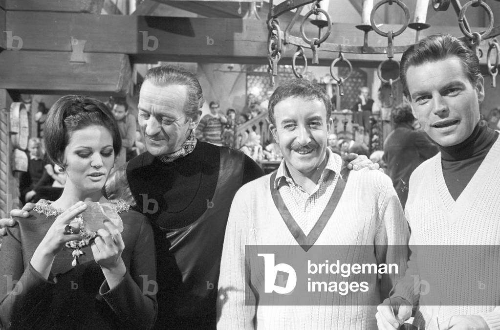 Image of Claudia Cardinale, David Niven, Peter Sellers and Robert Wagner on