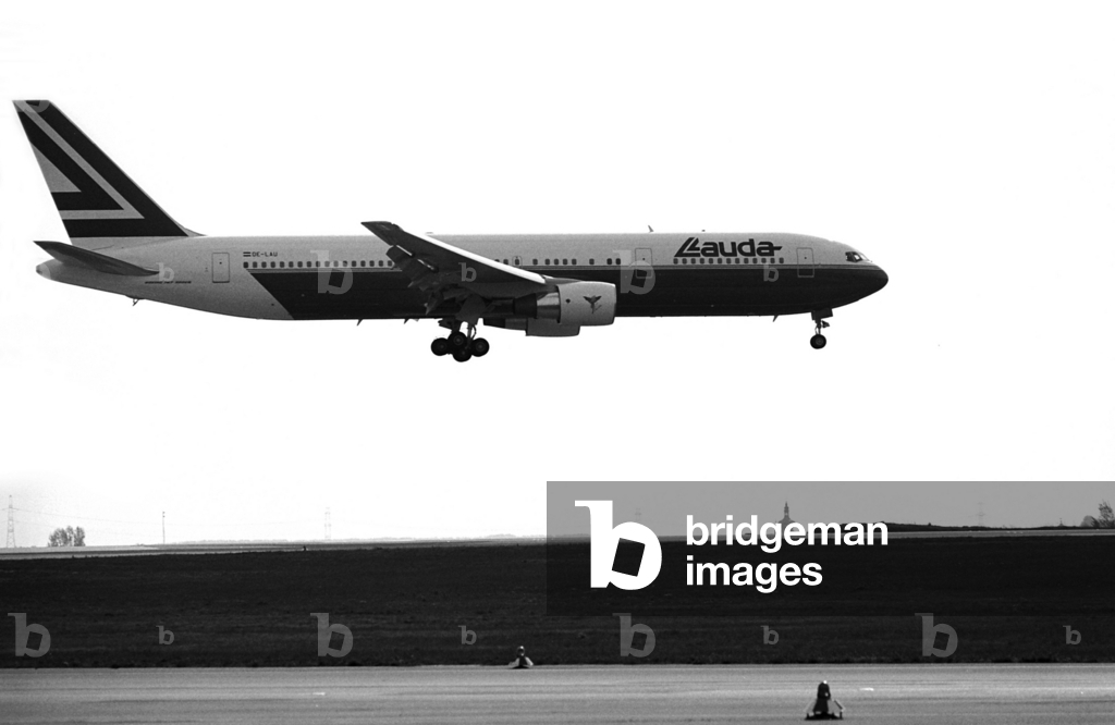 Image of Approach of the New Boeing 767-300, 1988 (photo)
