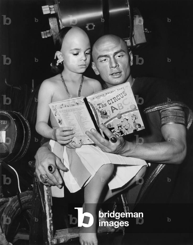 Image of Eugene Mazzola, Yul Brynner in filming: The Ten Commandments, USA