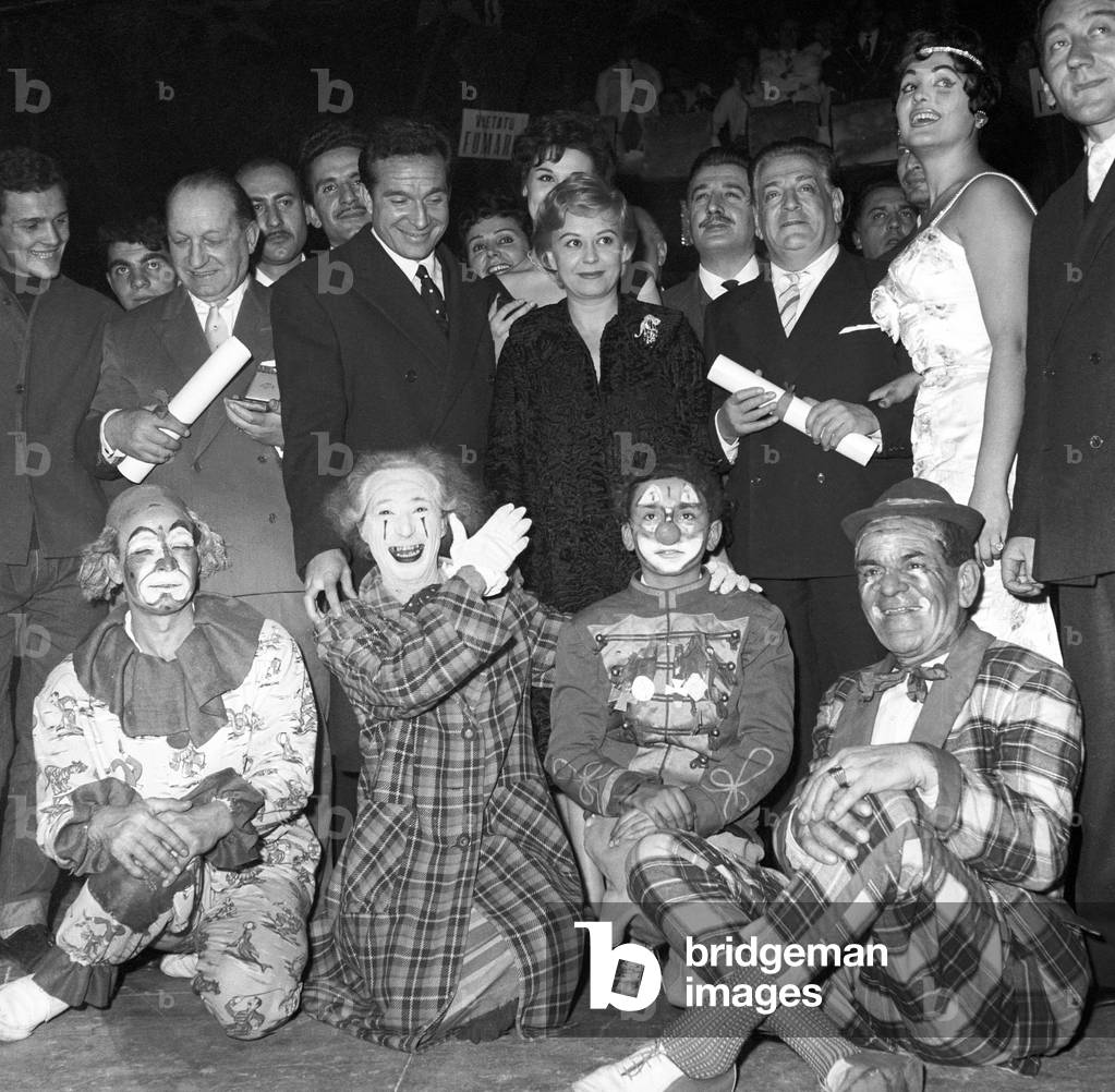 Image of Giulietta Masina with Moira Orfei and Ugo Tognazzi at the