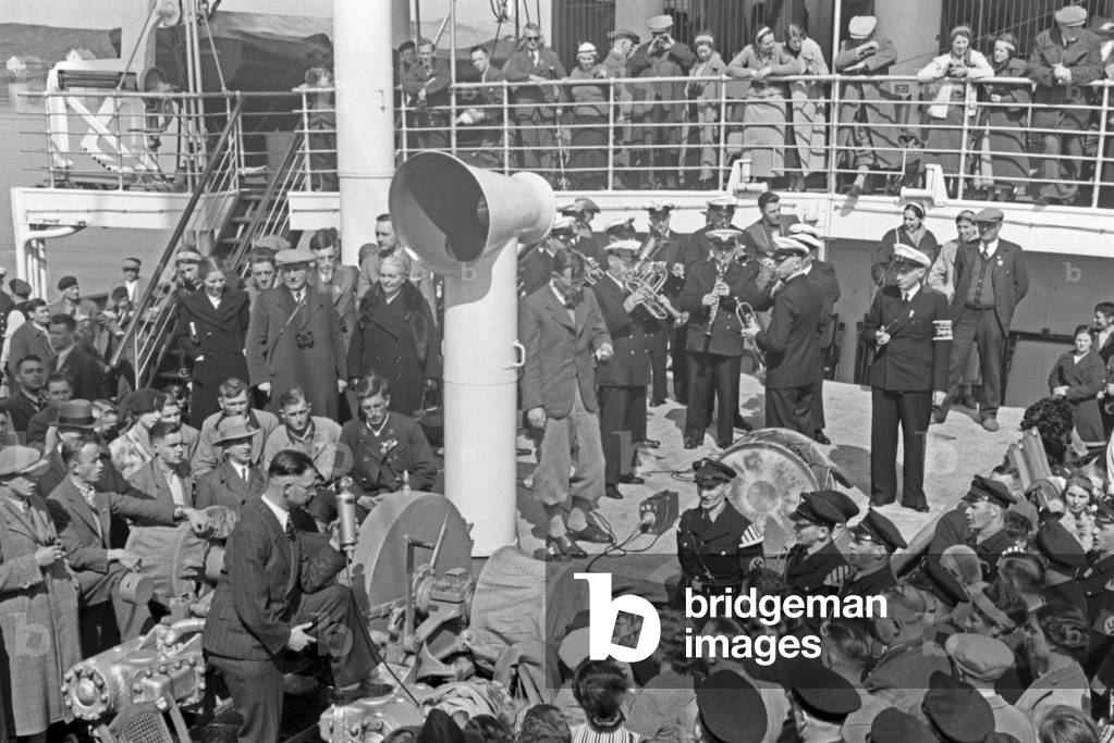 Image of Passenger of the cruise to Norway with the KdF ship