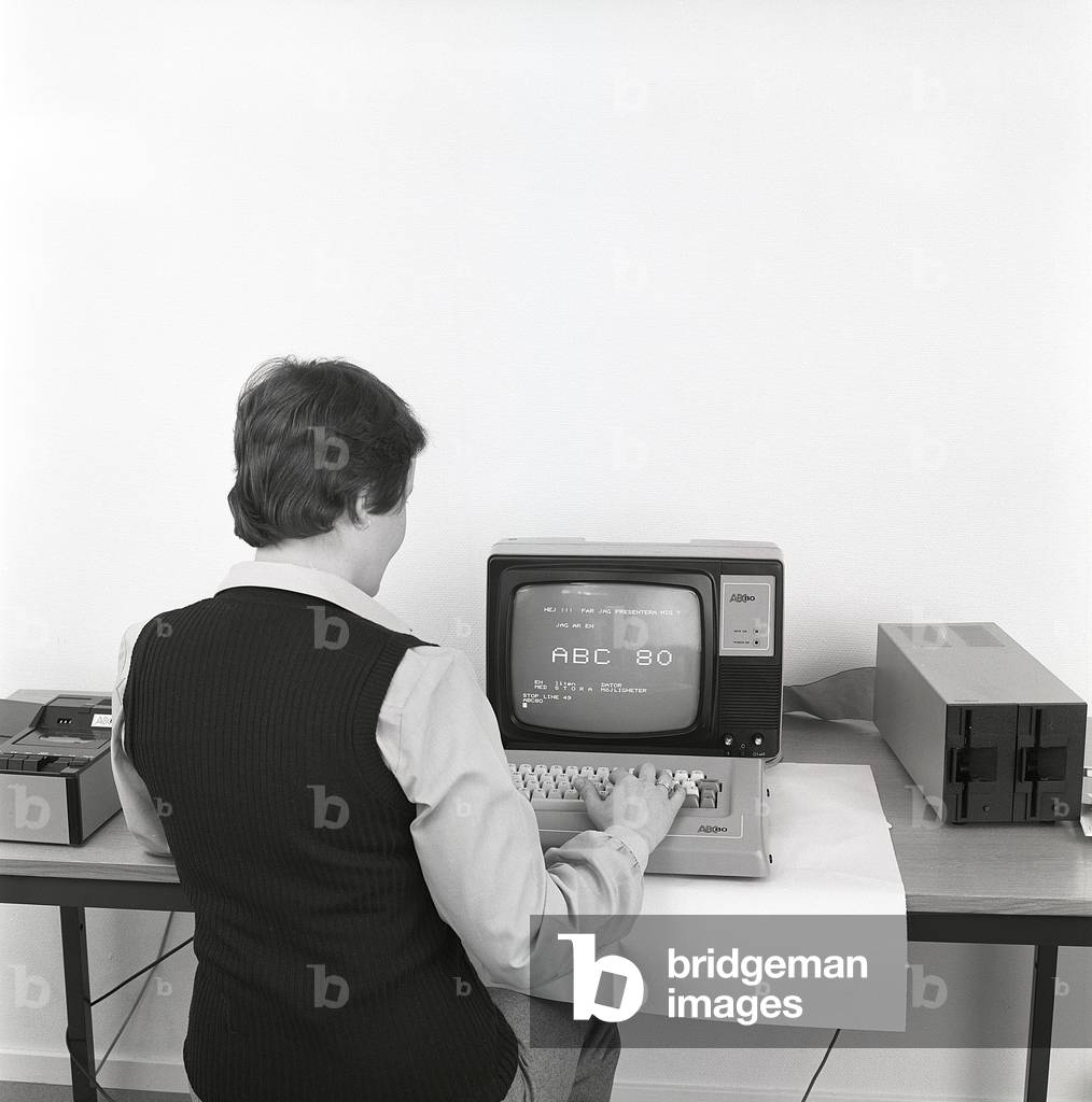 Image of Computer in the 1970s (b/w photo)