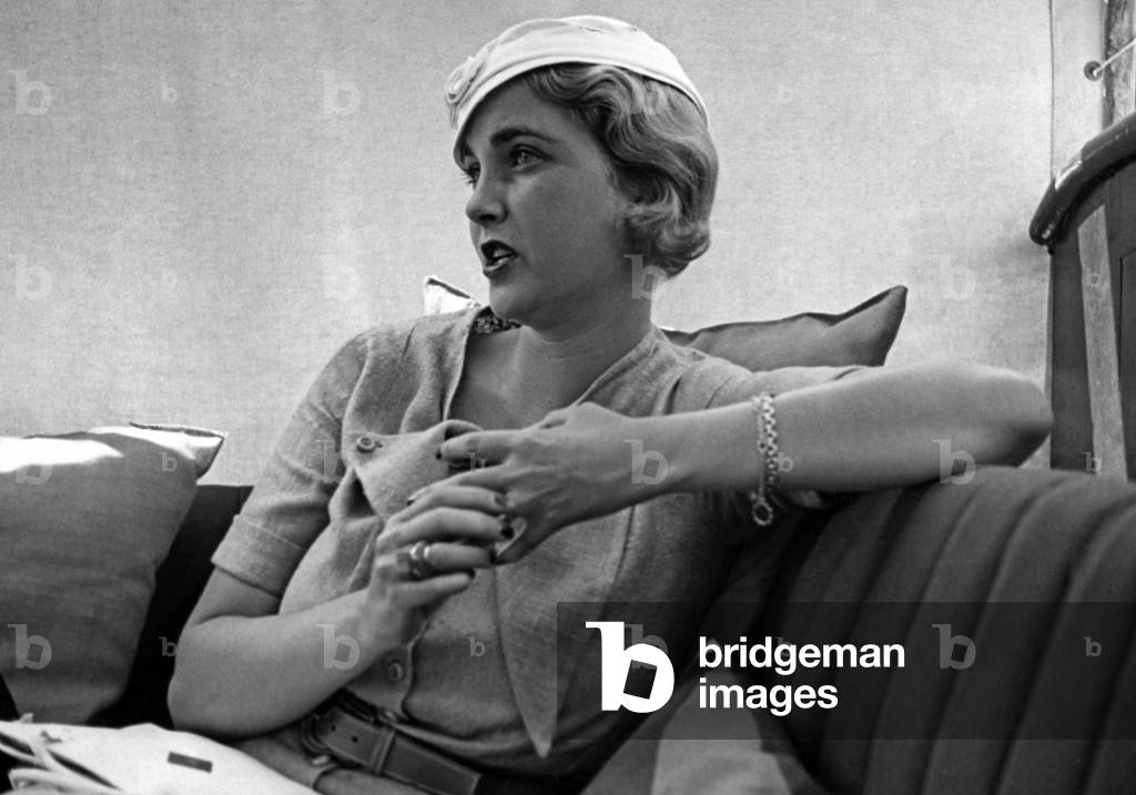 Image of Portrait of Barbara Hutton, 1930s (b/w photo)
