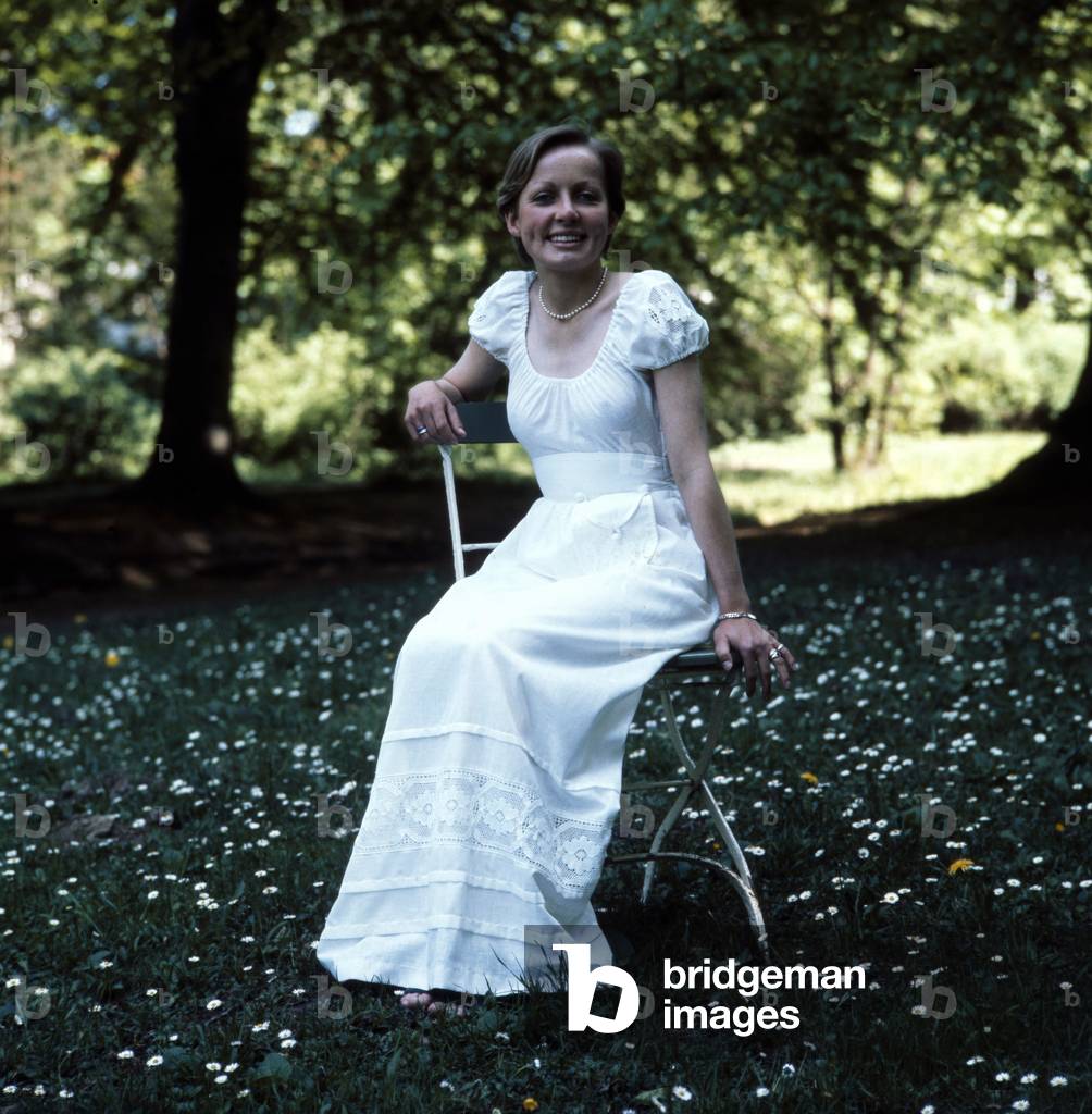 Image of Archduchess Michaela of Habsburg at the english garden ...