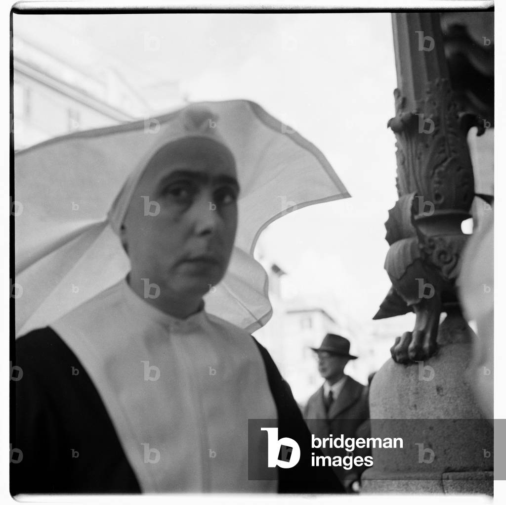 Image of Nun in Rome, early 1950s (b/w photo) by Deakin, John (1912-1972)