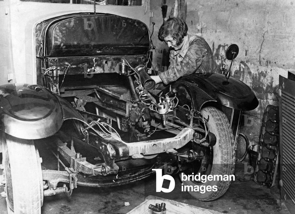 Image of Anneliese Schmidt, 1932 (b/w photo)