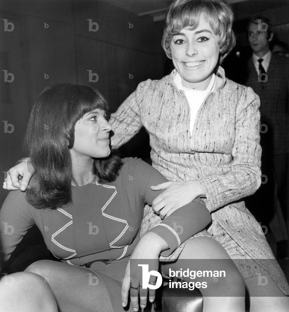Image of French Singers Nicoletta and Georgette Lemaire October 06, 1967 (b/w
