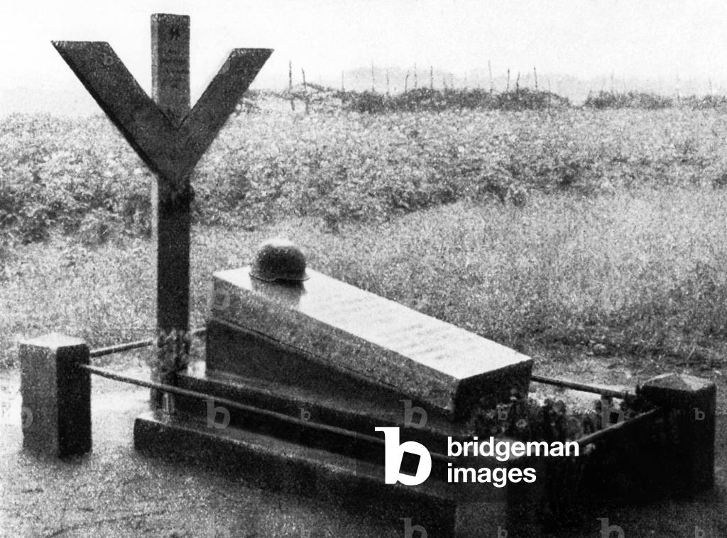 Image of Grave of Waffen SS soldier in Russia, ww2