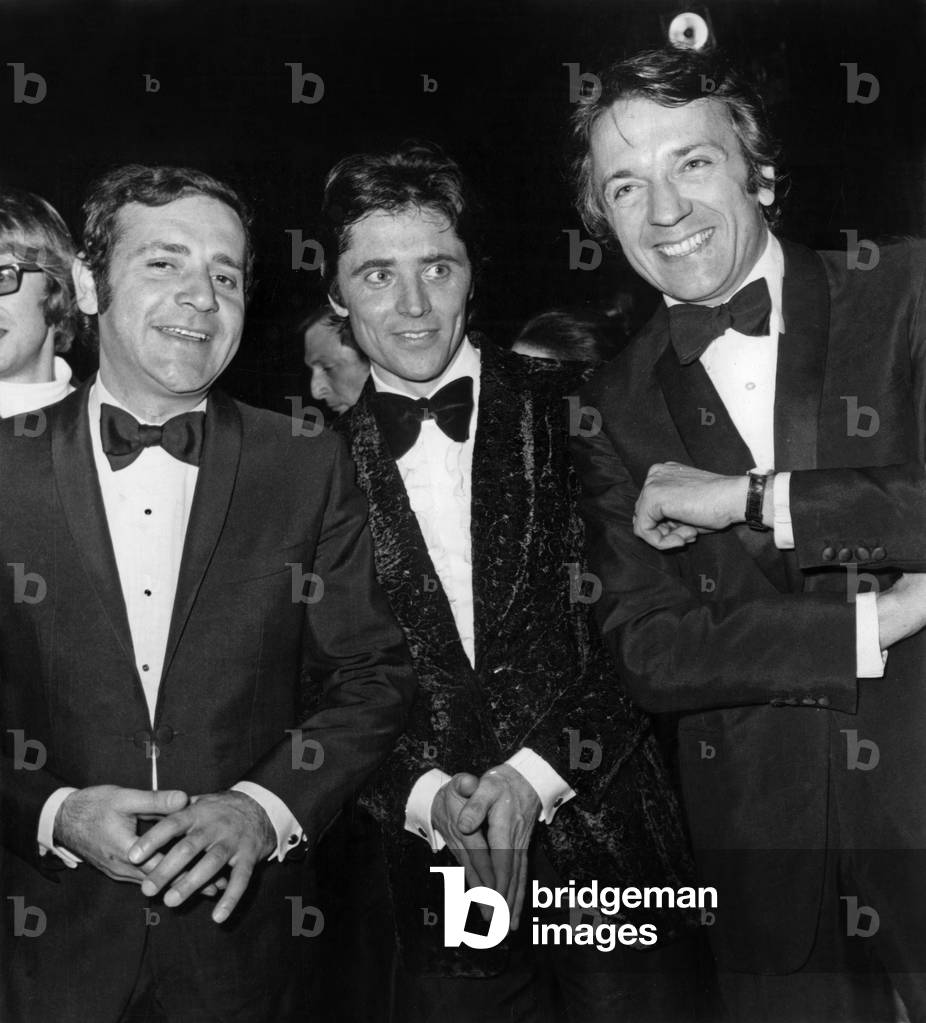 Image of Jean Yanne, Sacha Distel and Jean-Pierre Cassel at Premiere of
