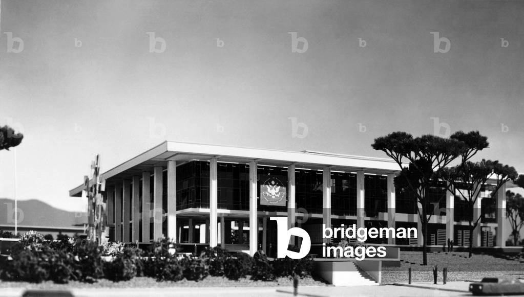 Image of American embassy in Athens built by Walter Gropius in 1960