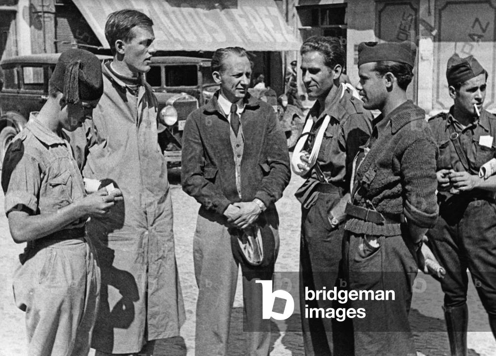 Image of Fascist leader Jose Sainz Nothnagel in conversation with ...