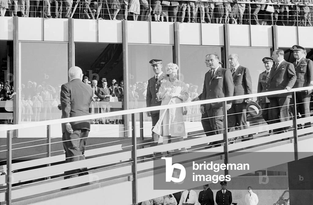 Queen Elizabeth II in Italy, May 1961 (b/w photo) by