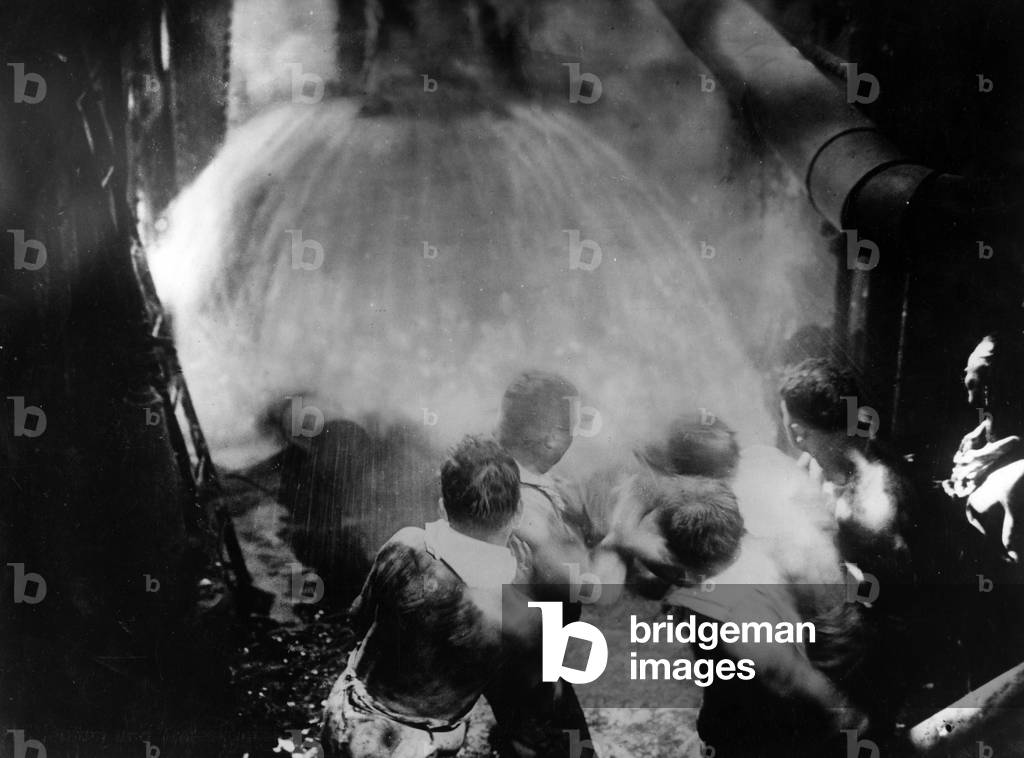 Image of Movie scene from "Cruiser Emden", 1932 (b/w photo)