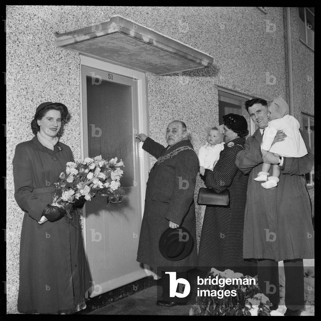 Image of Mayor of Swindon Arthur Madge Bennett ceremonially opening the ...