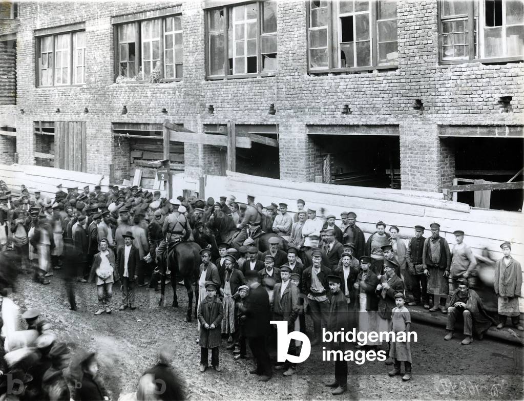Image of St Petersburg factory workers on strike in protest against the ...