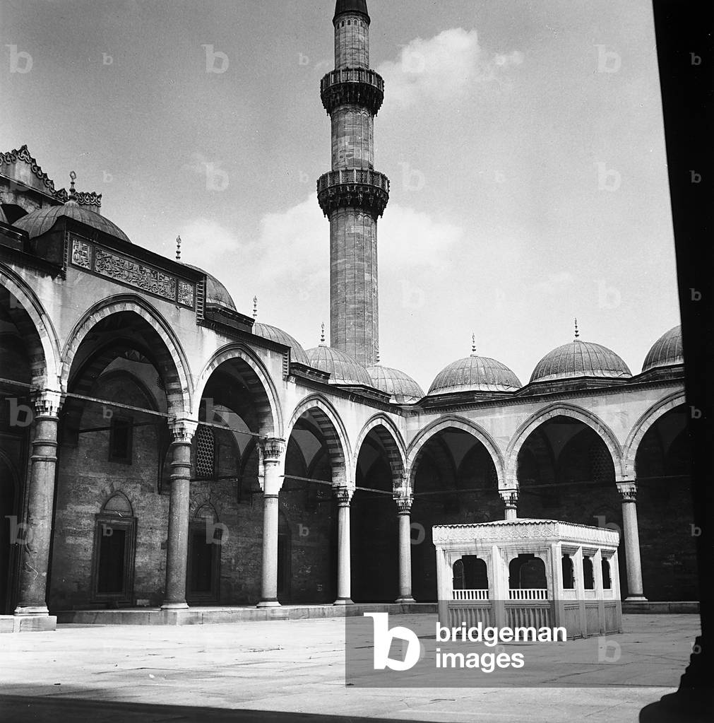 Image of The courtyard of the Blue Mosque in Istanbul, Turkey