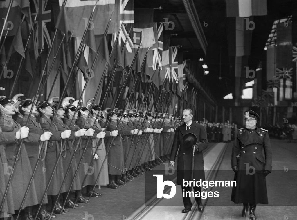 Image of Arthur Neville Chamberlain and Benito Mussolini at the main train