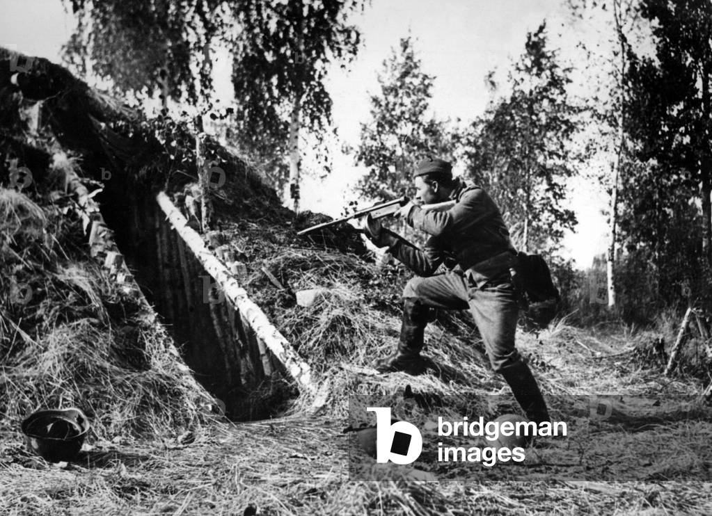 Image of German soldier summoning to surrender