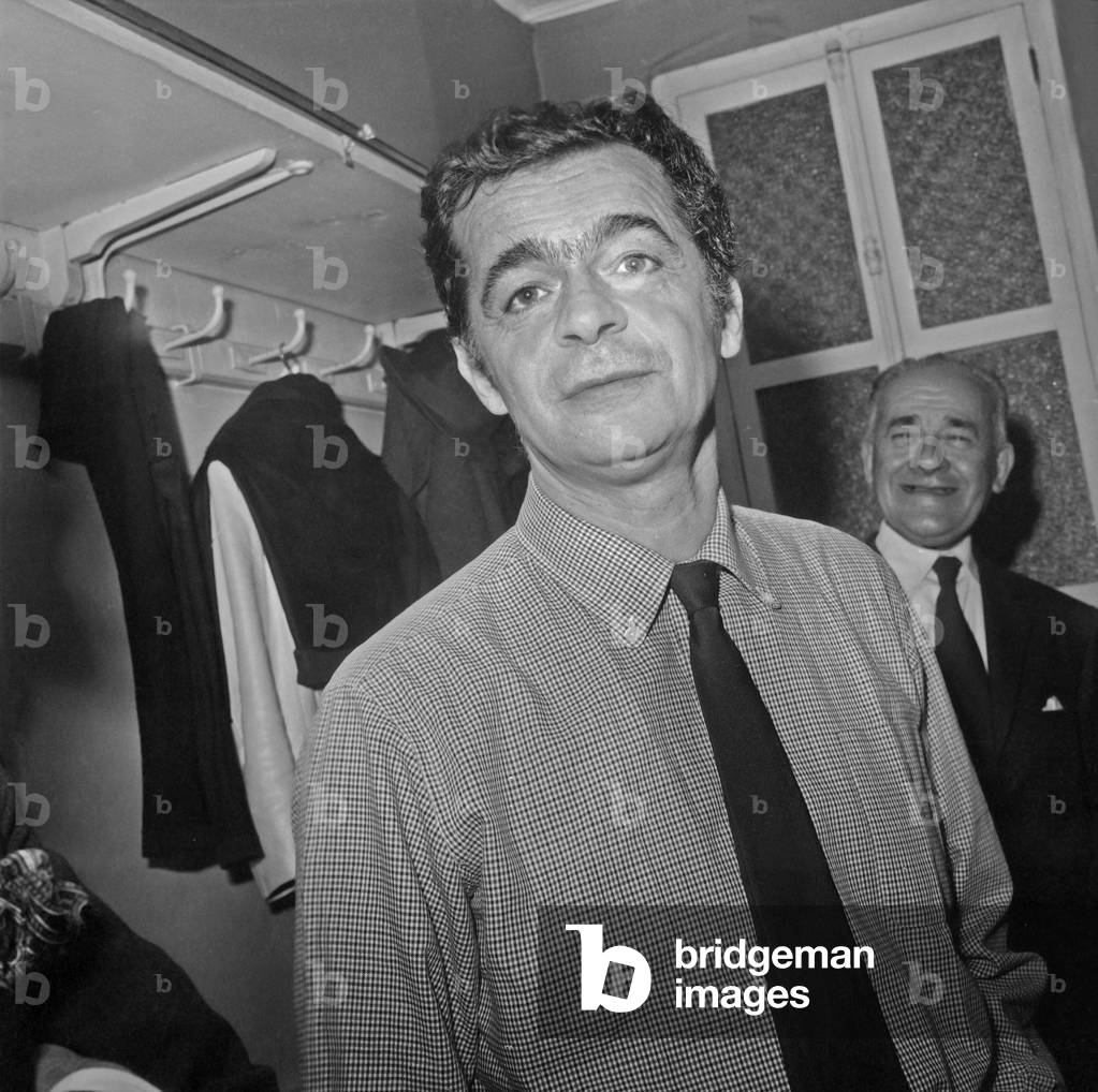 Image of Serge Reggiani Dans Sa Loge De Bobino Apres Avoir Prete