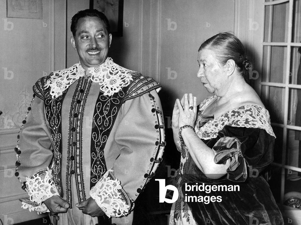 Image of French Actors Pauline Carton and Zappy Max in Play during