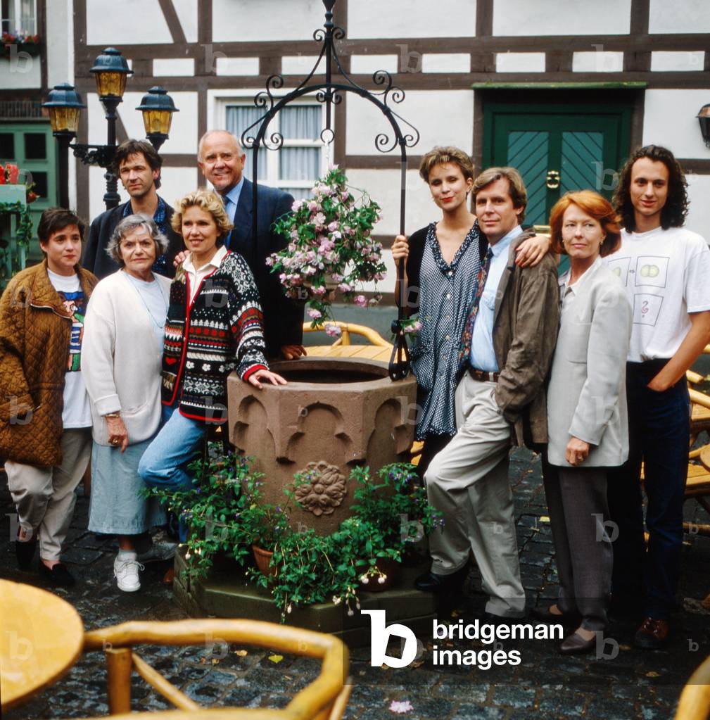Image of Group photo of the actors from the ZDF programme DIESE