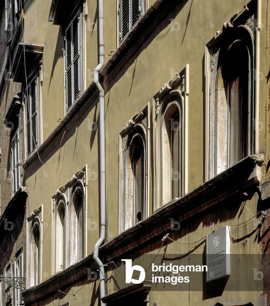 Image of Baroque - Architecture: Windows - Maderno house, Rome, Italy ...