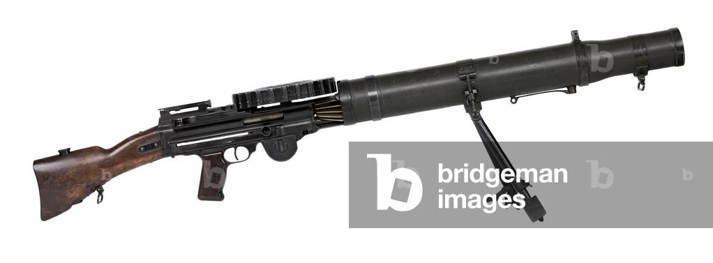 Image of Centrefire automatic light machine gun, c.1916 (photo) by ...