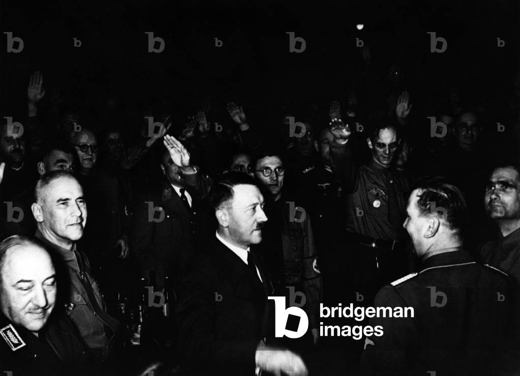 Image of Adolf Hitler one hour before Georg Elser's assassination ...