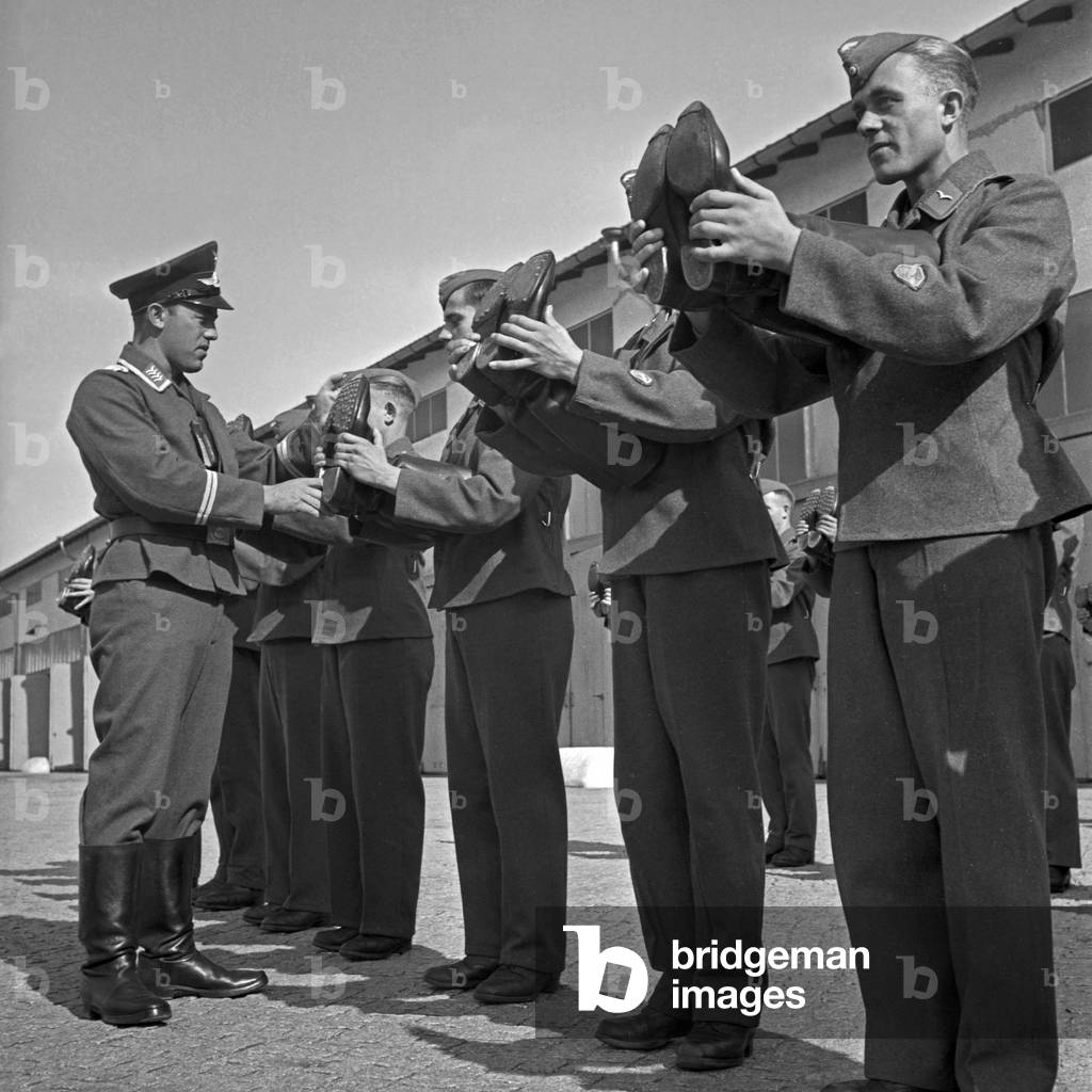 Image of Boot mustering: kissem (staff sergeant) at his merciless ...