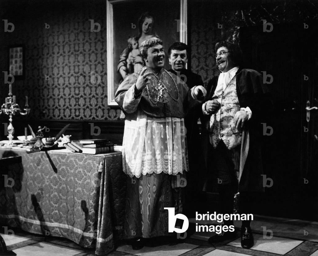 Image of Gino Cervi, Claudio Gora and Luigi Pavese in 'Il Cardinale