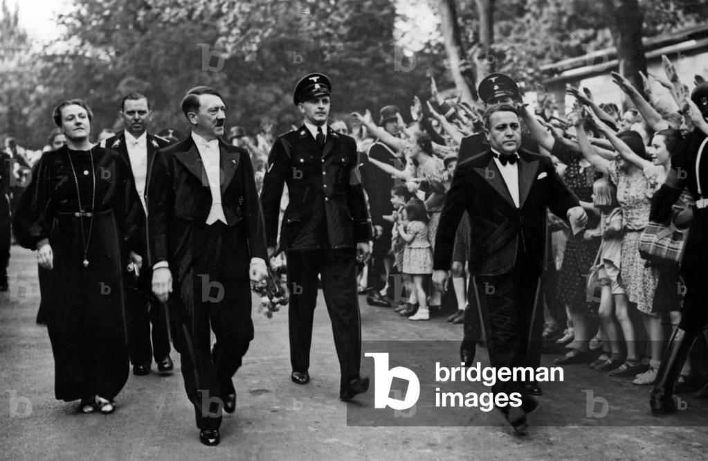 Image of Adolf Hitler and Winifred Wagner, 1937 (b/w photo)