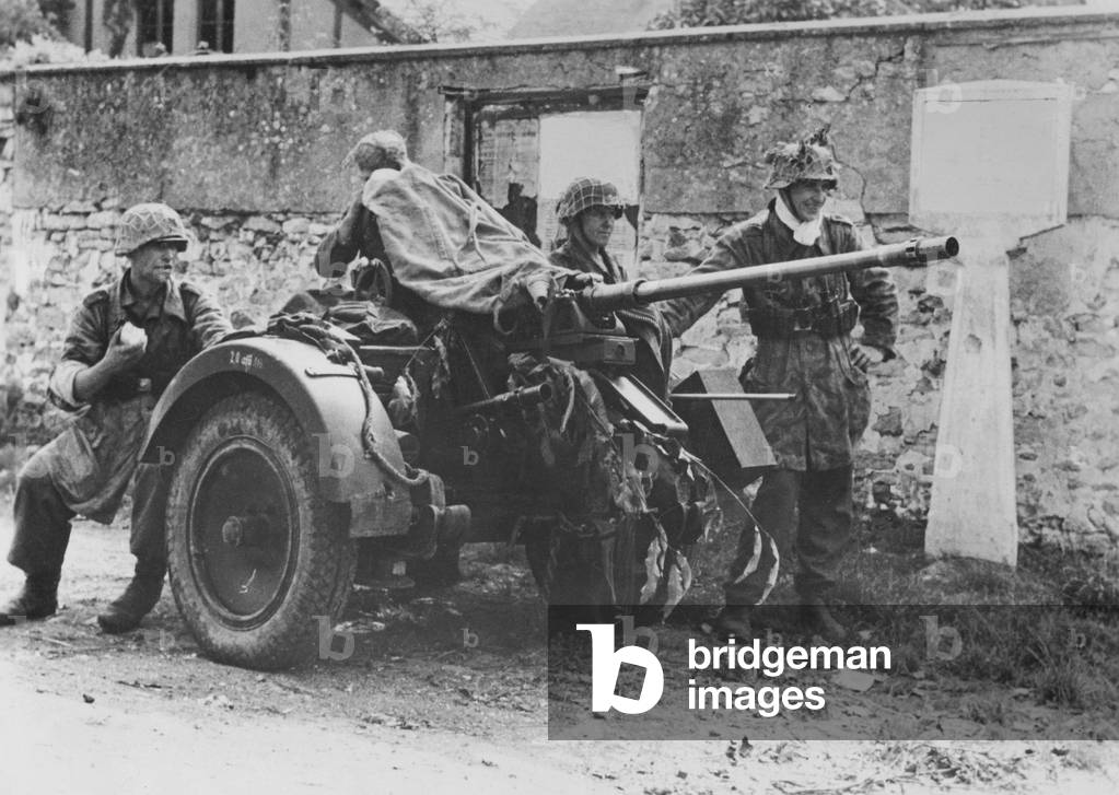Image of German antiaircraft gun on the Western front, 1944 (b/w photo)