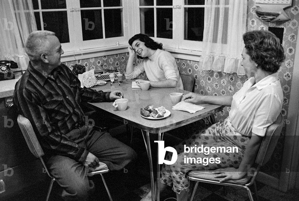 Image of Family of 'Wood Boss' Wayne Vaughn at kitchen table ...