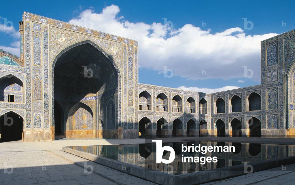 Image of Courtyard of Imam Mosque (17th century) (Unesco World Heritage ...