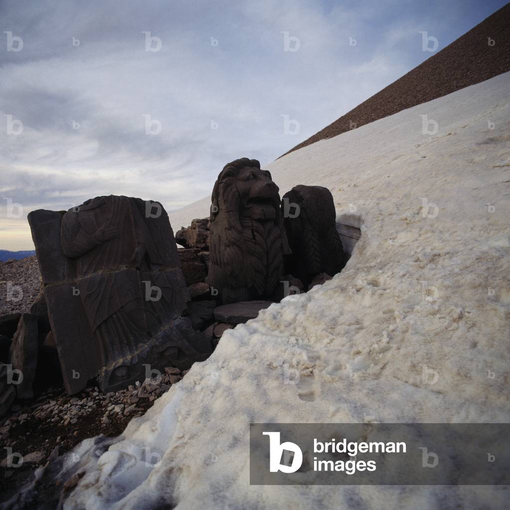 Image of Relief, lion statue and headless statue of eagle, tomb of
