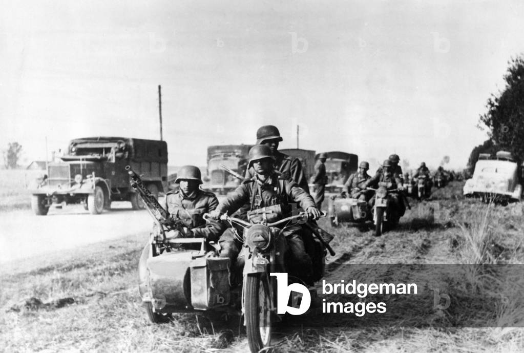 Image of German mechanized troops on the advance on the Eastern Front,
