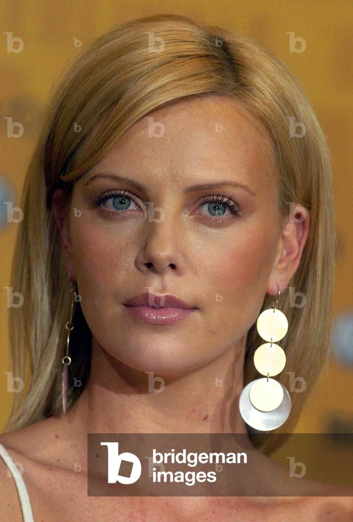 Charlize Theron 2004