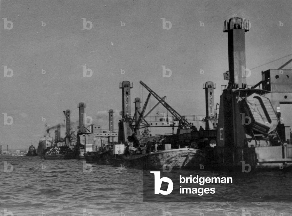 Image of The Building of a Pontoon Bridge, 1942 (b/w photo)