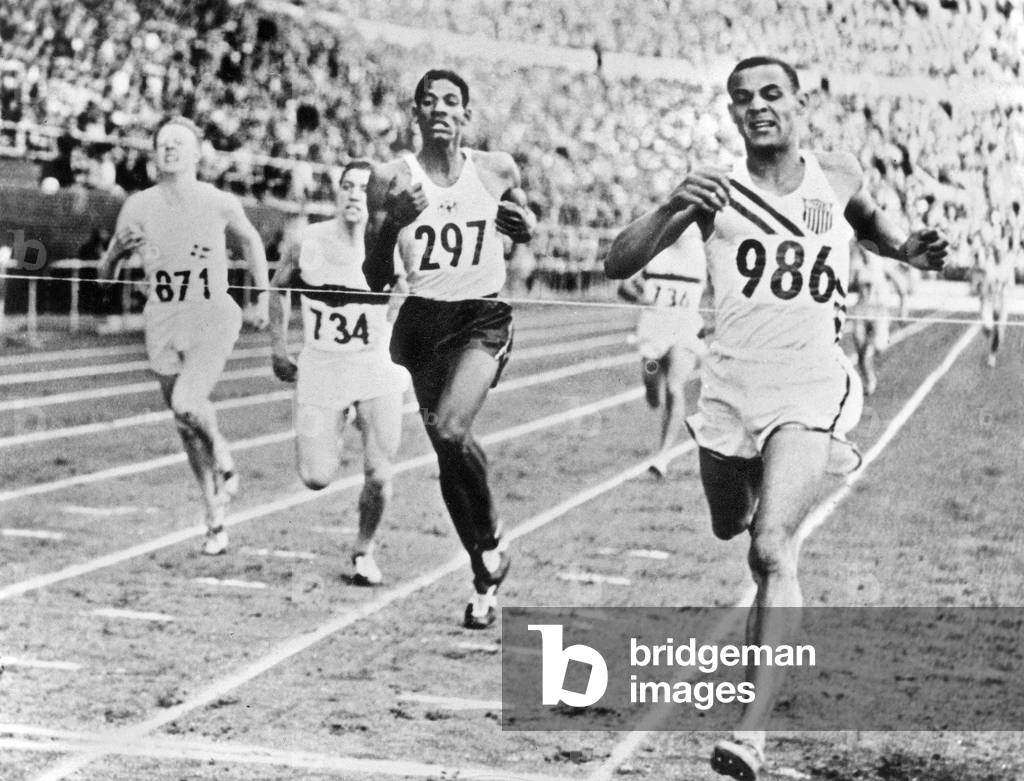 Image of Olympic Games in Helsinki : Malvin Whitfield (USA) winning the