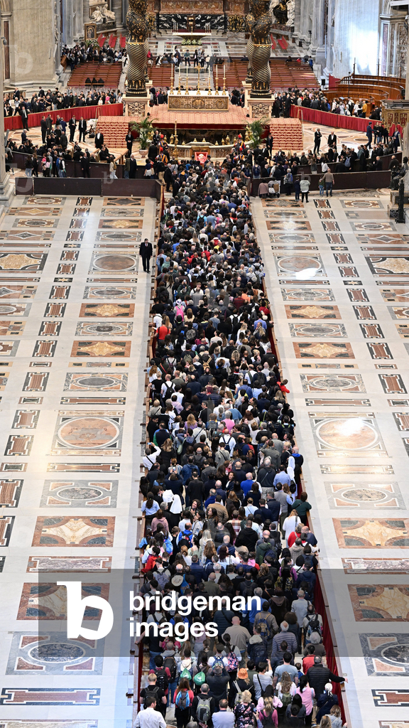 Image of A very long line in St. Peter's Basilica for the