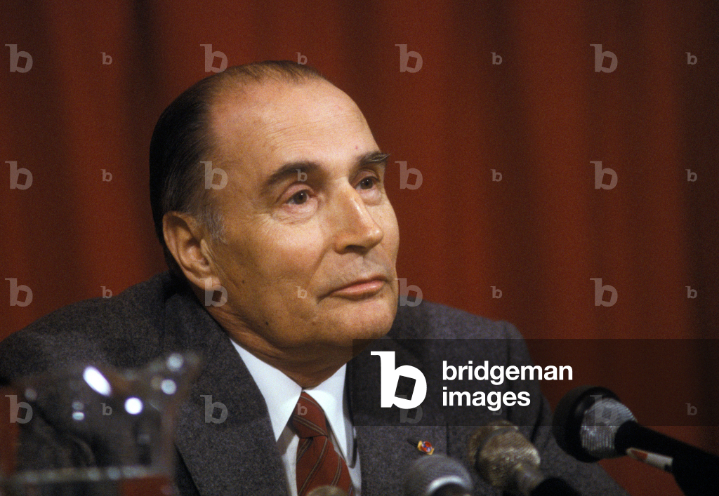 Image of Oslo 19840515: President Francois Mitterrand has a press ...